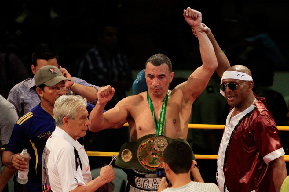 Alexander Brand es presidente, entrenador y boxeador de Bogotá - Canal 1