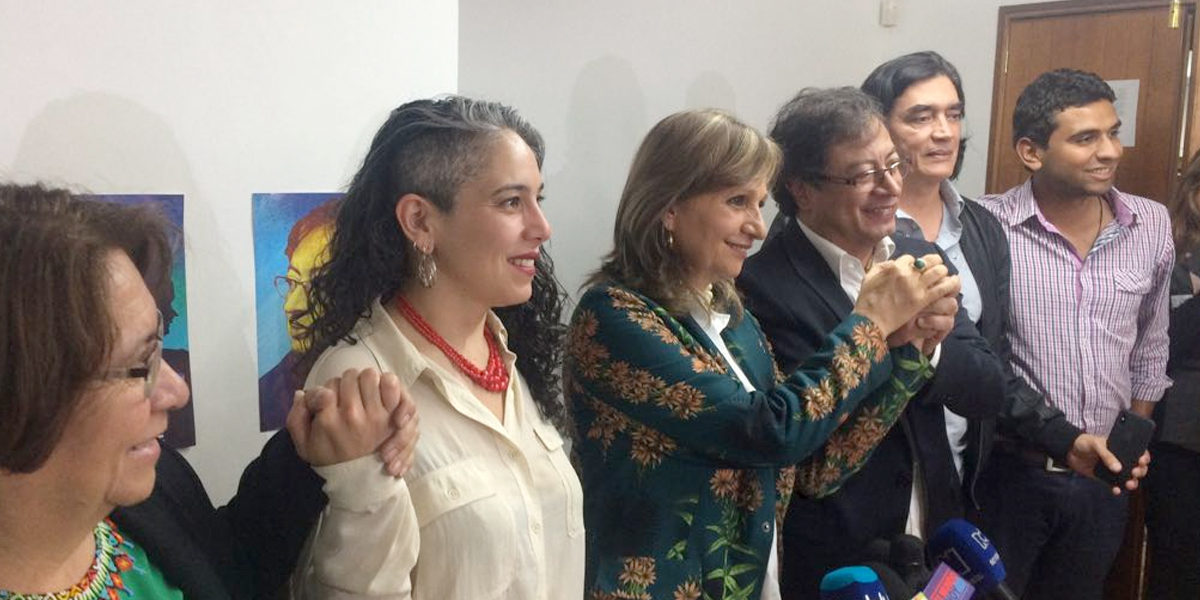 Gustavo Petro presenta a Ángela María Robledo como fórmula ...