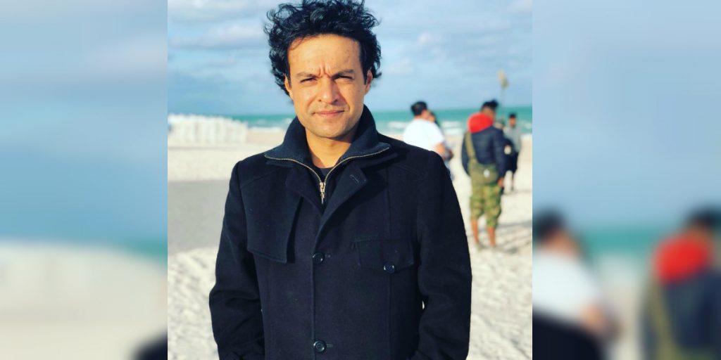 Julián Román ha tenido que sacar adelante su escuela - Canal 1