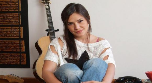 El paso de la oscuridad a la luz de Katherine Porto - Canal 1