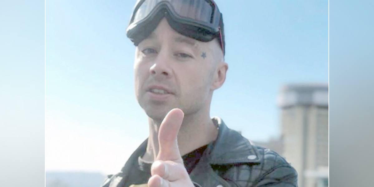 Rapero Jon McMurray muere al caerse de avioneta mientras grababa video ...