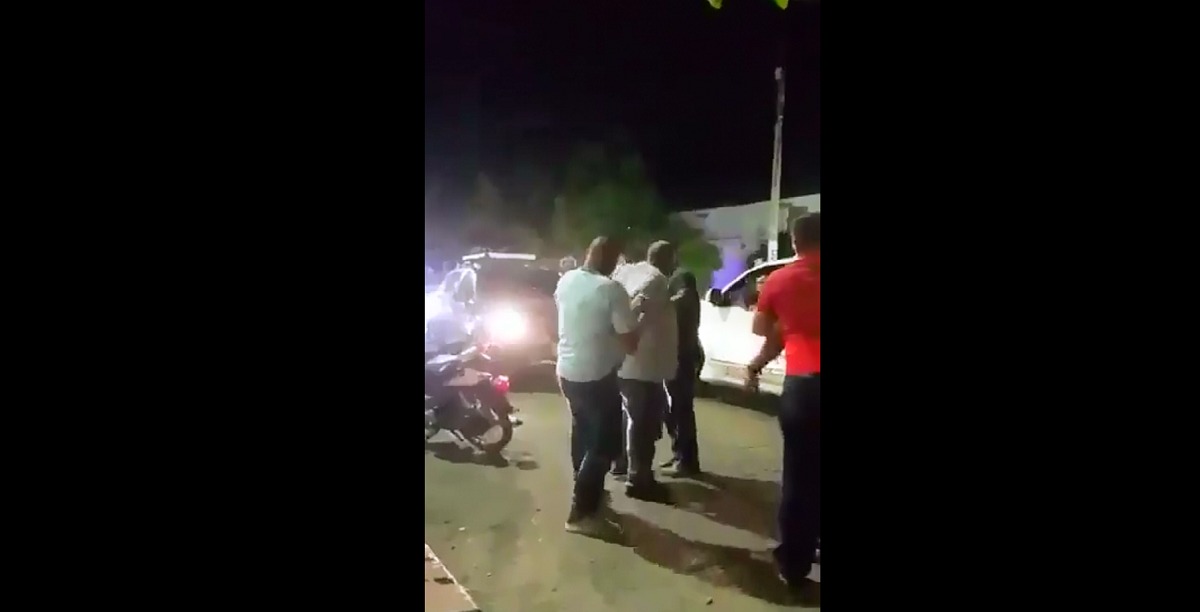 En video quedó registrada la pelea en vía publica del alcalde de ...