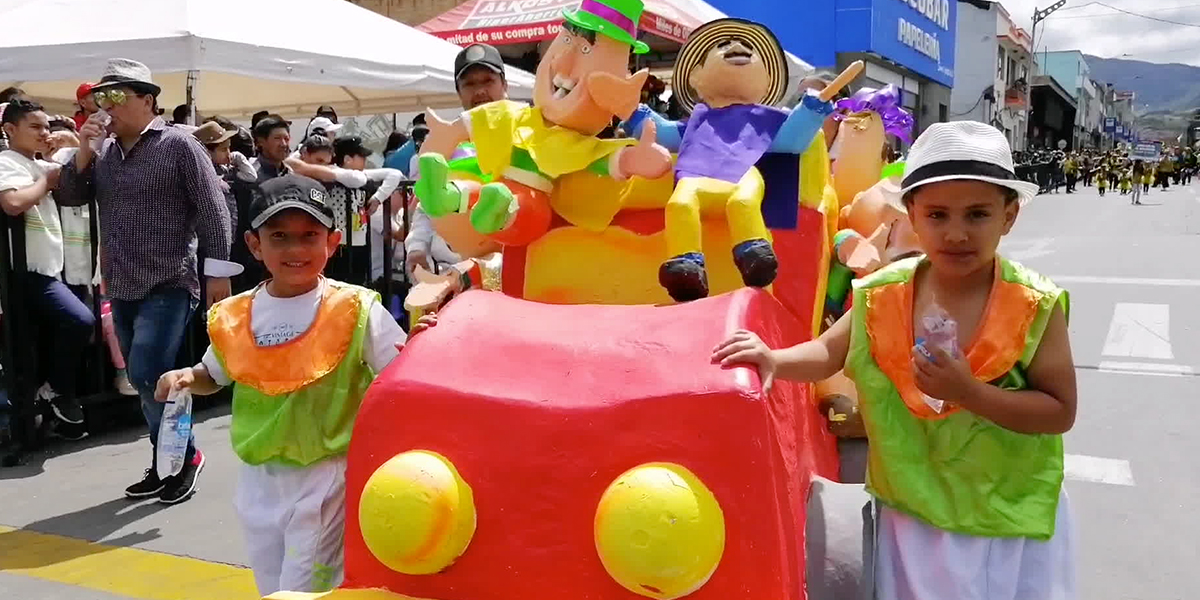 En el Carnavalito, niños dan apertura al Carnaval de Negros y Blancos ...