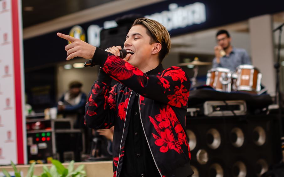 Así fue como Gustavo Bolívar llevó a Dennis Fernando a participar en ...