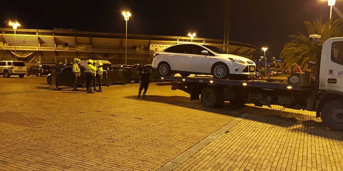 Inmovilizan alrededor de 50 carros durante concierto en el Movistar ...