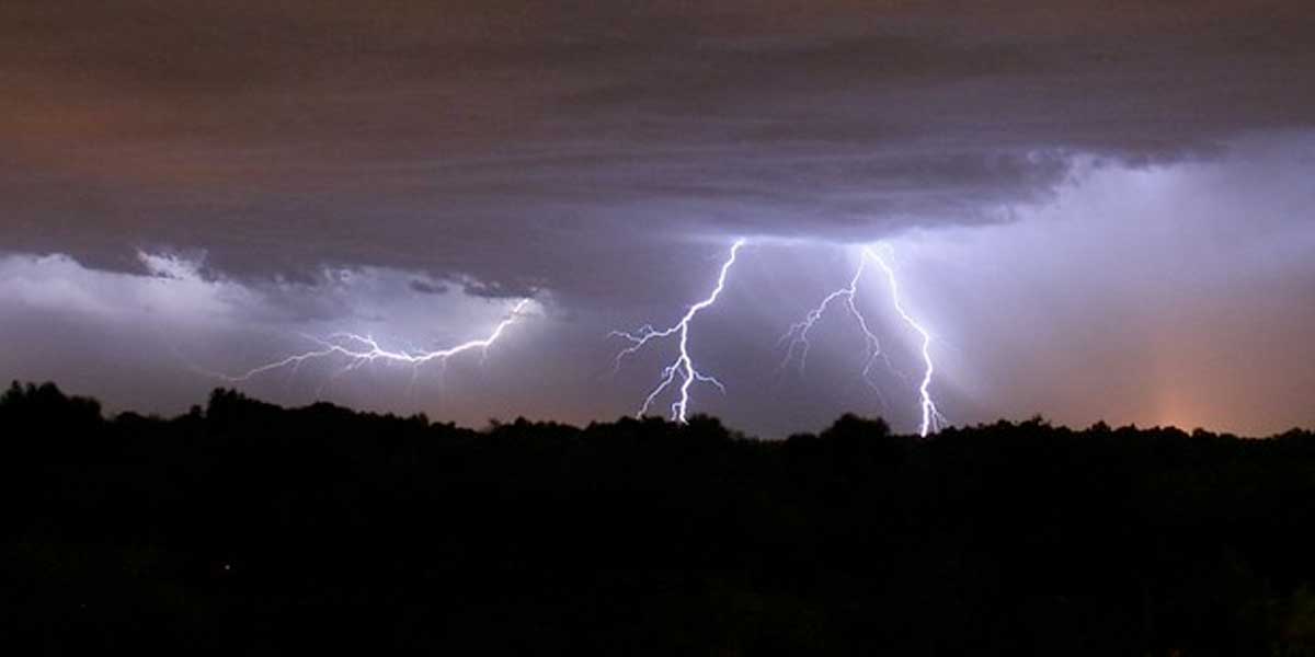 Probables causas por las que le puede caer un rayo a una persona - Canal 1