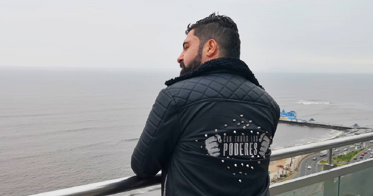 Iván Marín aprovechó su nueva figura y se desnudó para revista - Canal 1