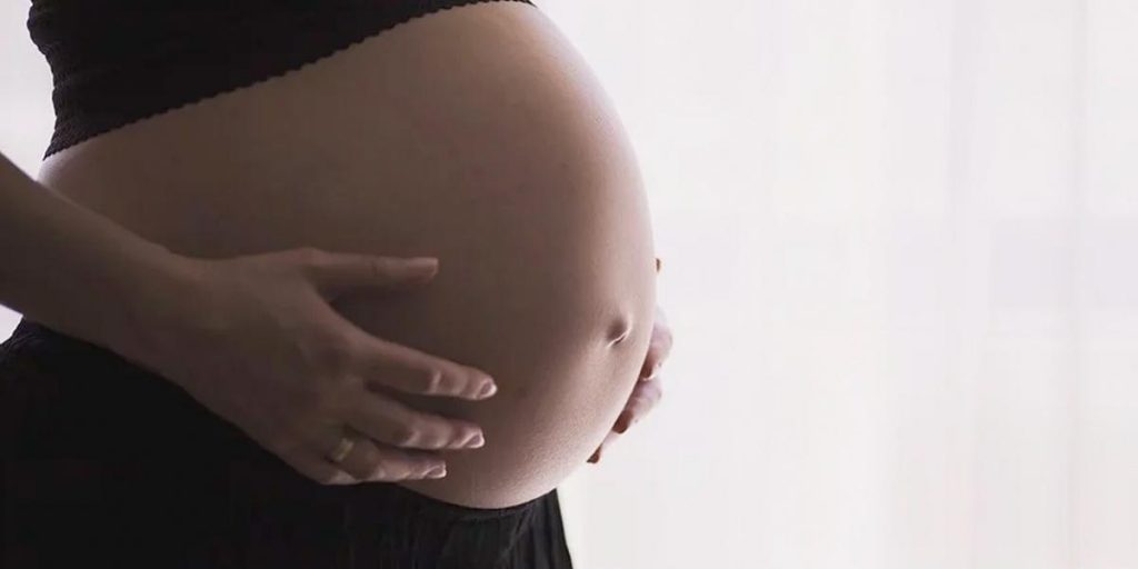 En Colombia los embarazos en menores de edad aumentaron un 6,3 % - Canal 1