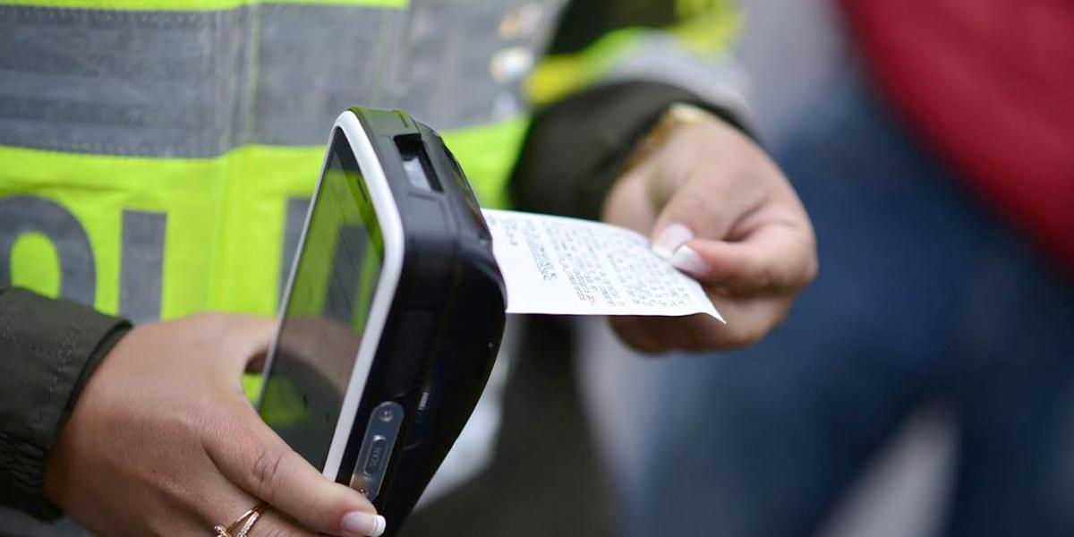 Más de la mitad de las multas impuestas en Bogotá son por mal parqueo ...