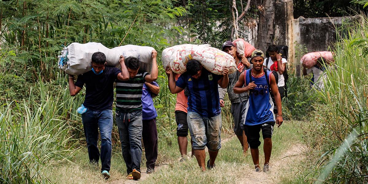 Más De 1 300 Desplazados En Colombia Por Enfrentamientos Entre Grupos