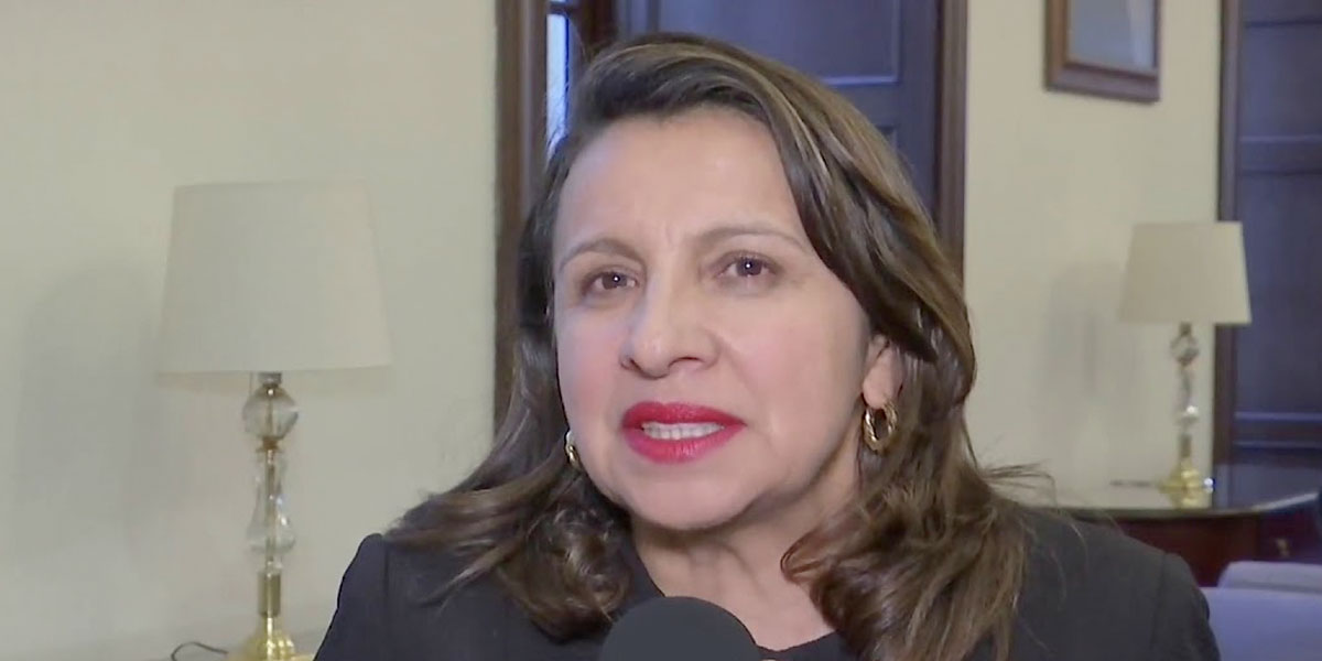 Soledad Tamayo sale del Senado - Canal 1