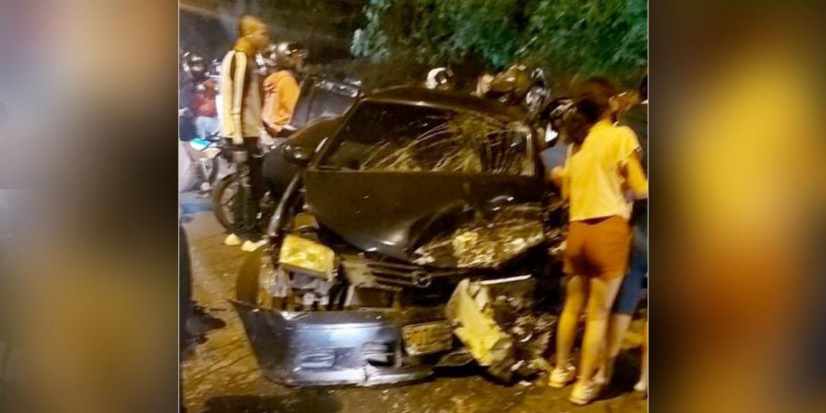 Grave Accidente De Tránsito 11 Personas Heridas En La Vía Al Mar Canal 1