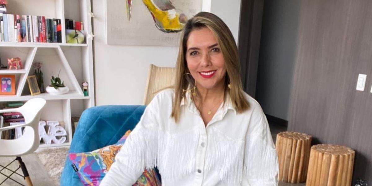 Mónica Rodríguez muestra el rostro de su novio - Canal 1