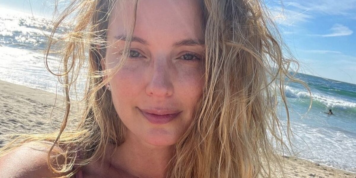 Claudia Bahamón mostró foto de sus prótesis mamarias - Canal 1