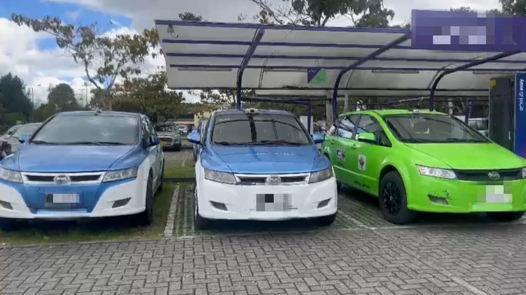 Bogotá: taxis eléctricos están parados; se les venció permiso para ...