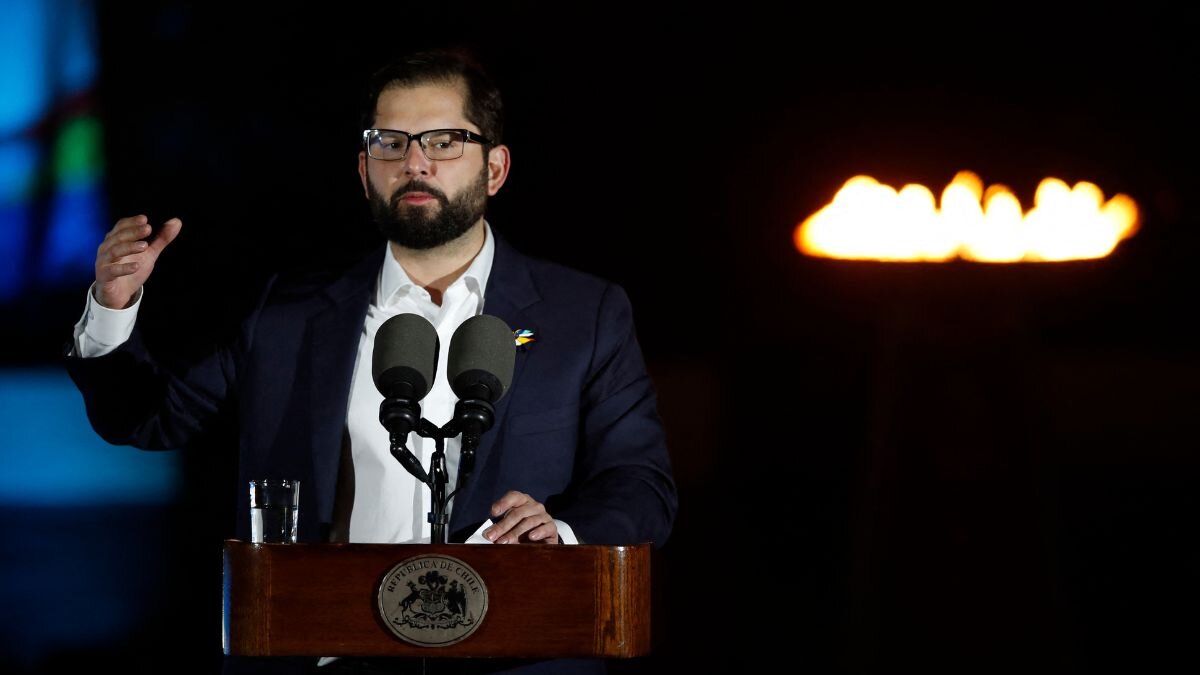 Gabriel Boric recibió la antorcha panamericana para los juegos de ...