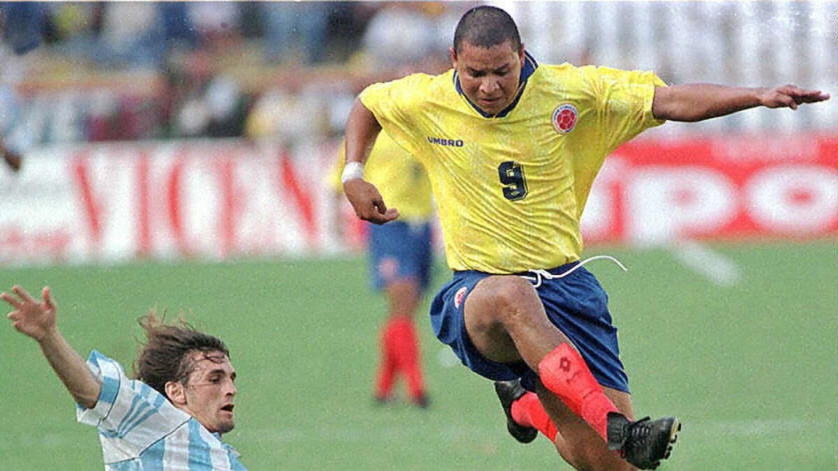 Iván René Valenciano: la trayectoria de gol del 'Bombardero' - Canal 1