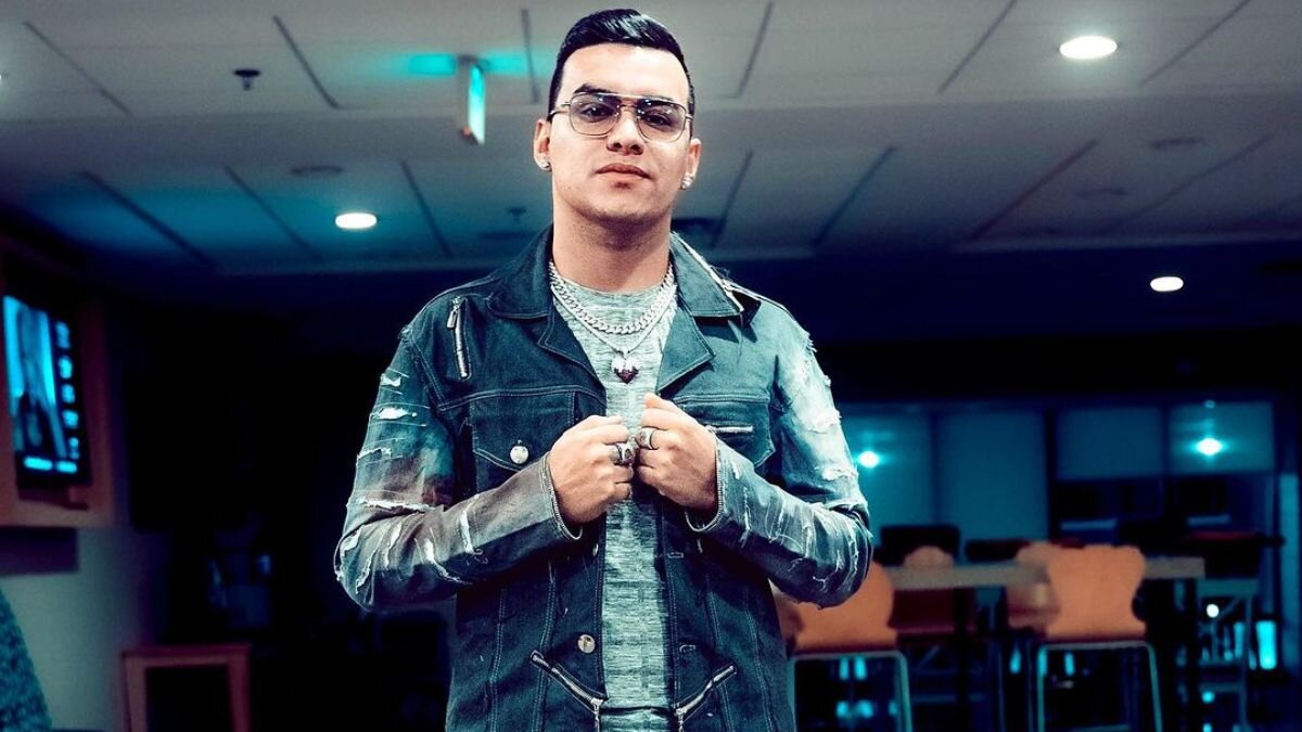 Yeison Jiménez tuvo que pedir oxígeno en pleno show - Canal 1