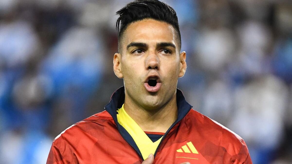 Radamel Falcao respondió contundentemente a un aficionado que lo quería ver lesionado - Canal 1