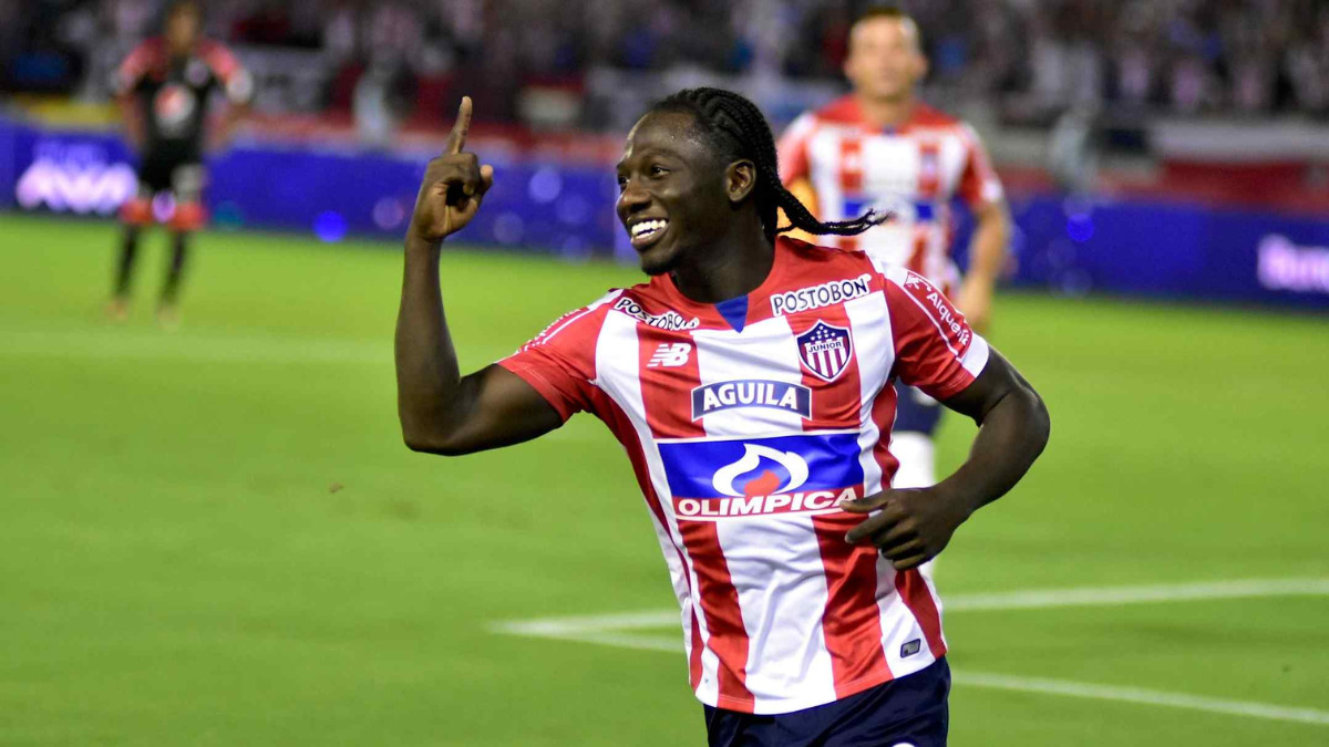 Junior le da la bienvenida a su nuevo refuerzo Yimmi Chará - Canal 1