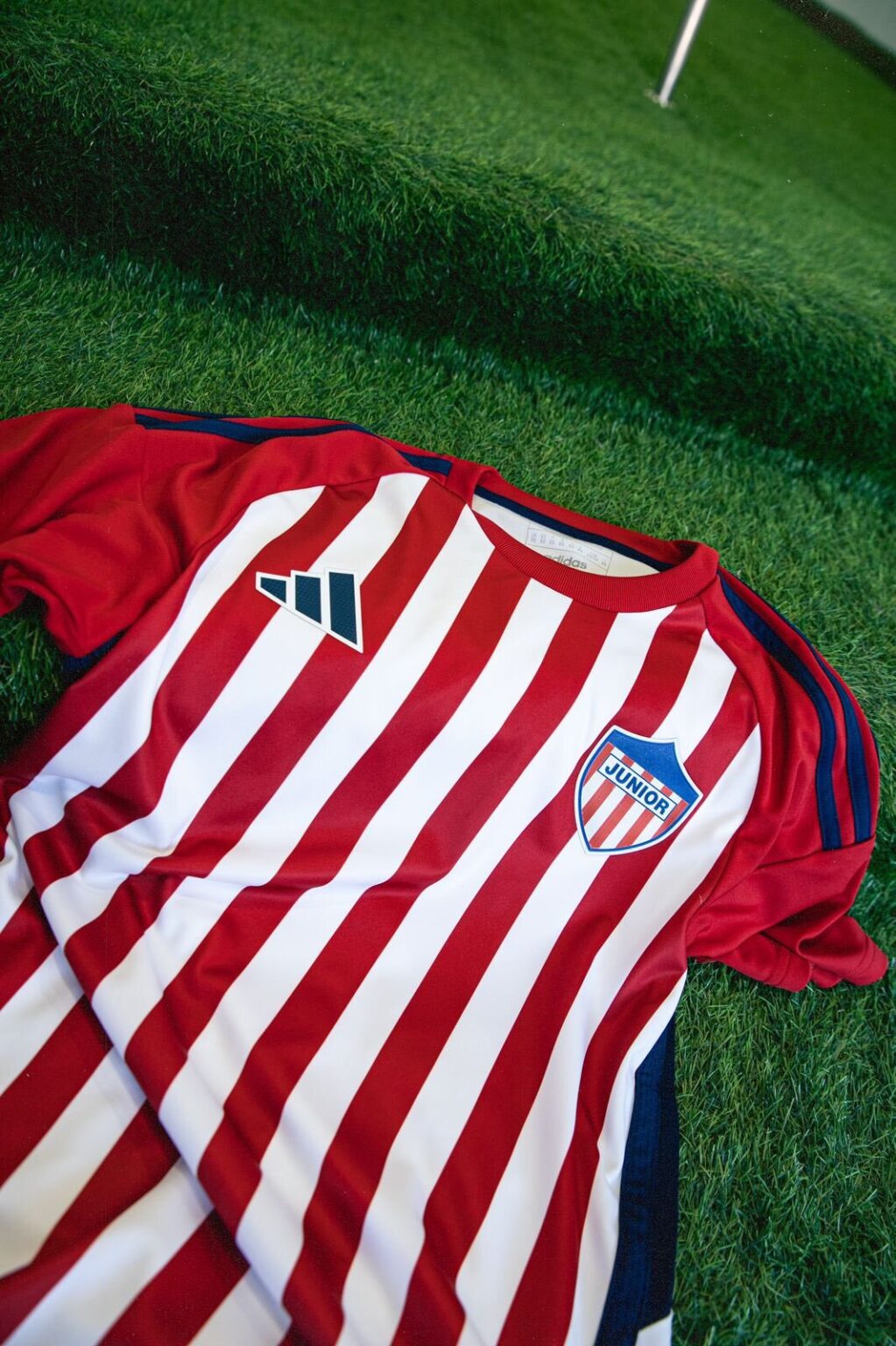 Junior jugará la Superliga con nueva camiseta: así luce - Canal 1