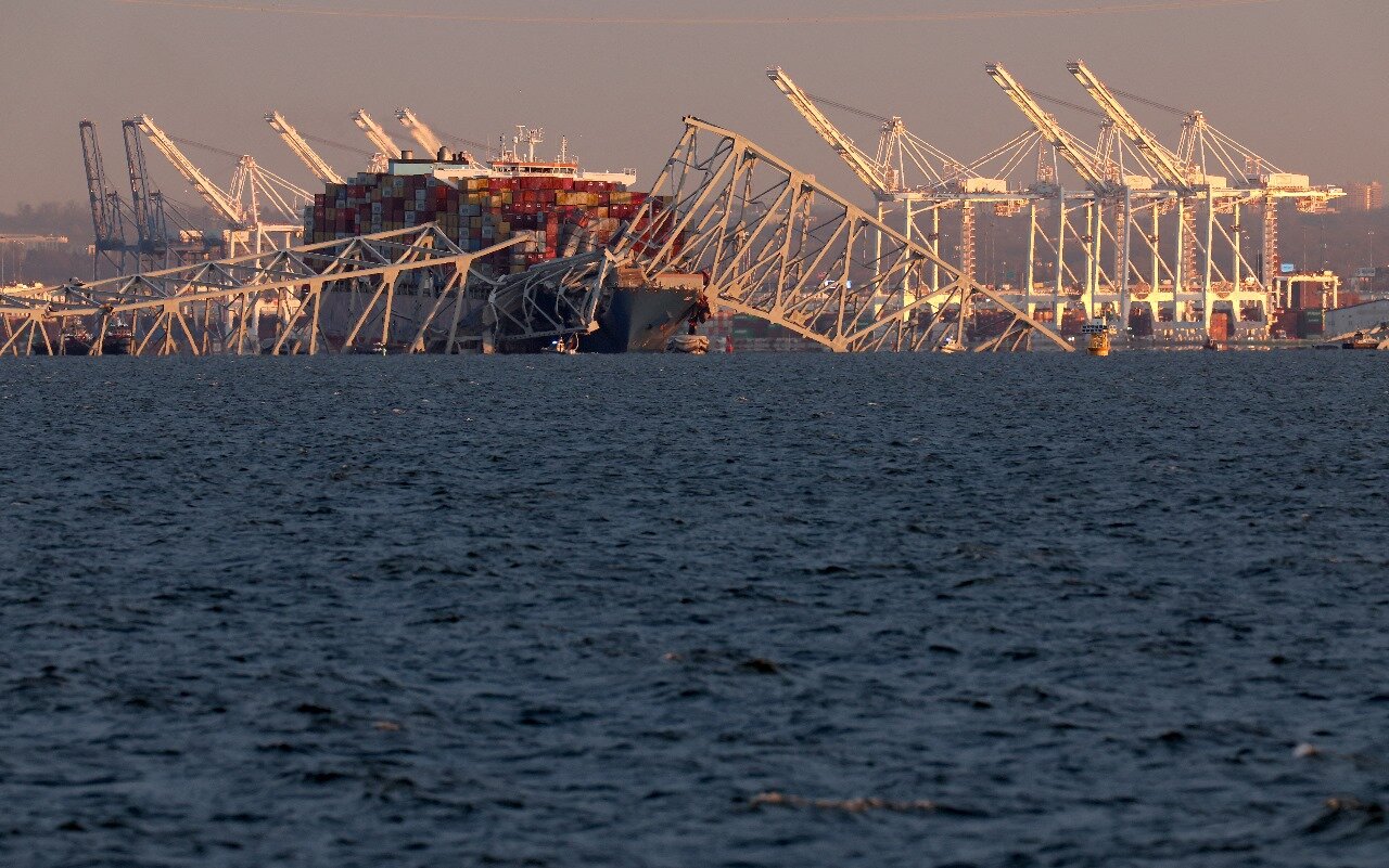 Barco derrumbó un puente en Baltimore tras chocar con él: rescatan con ...