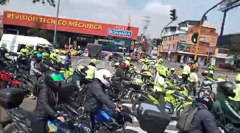 Protesta de motociclistas en Bogotá: calle 80 paralizada y ...