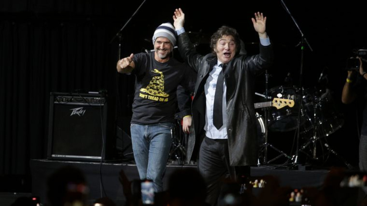 ¡Milei superstar! El presidente argentino presentó su libro a puro rock ...