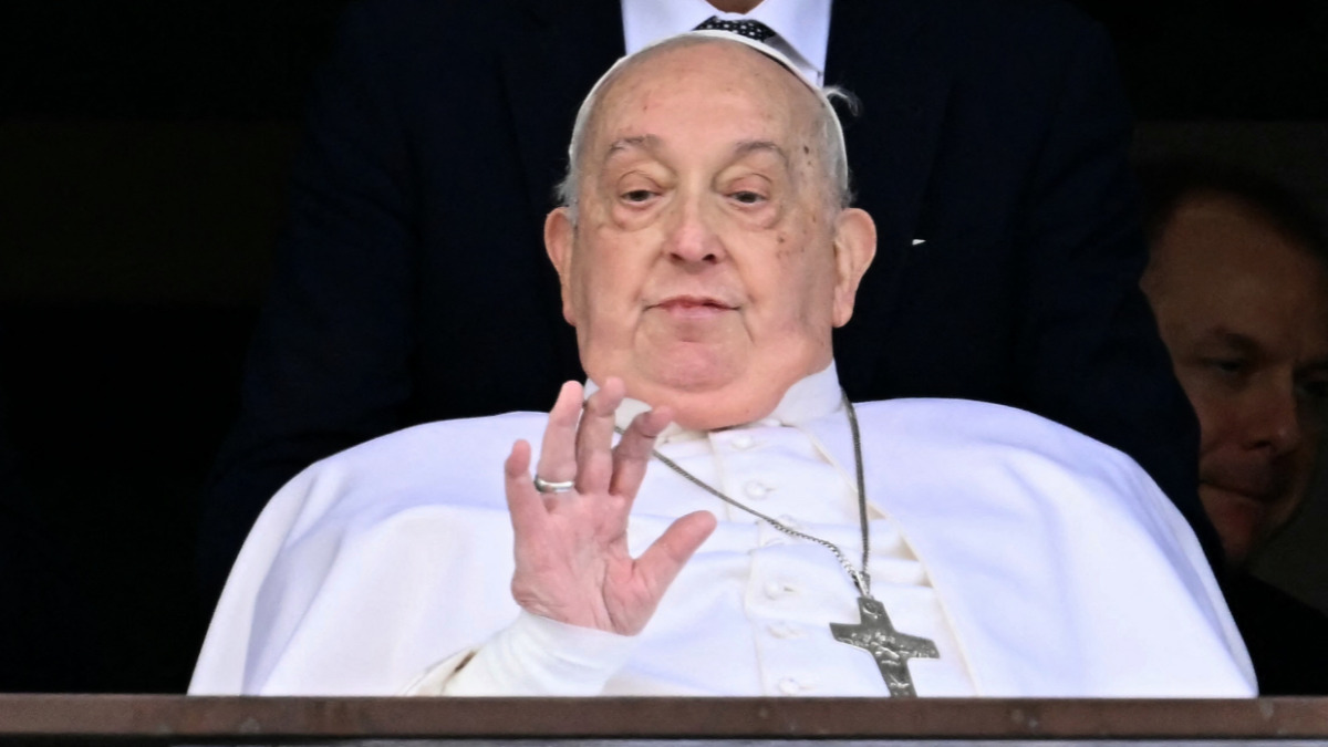 Así fue la reaparición pública del papa Francisco tras semanas ...
