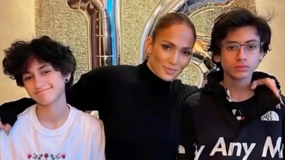 Uno de los gemelos de Jennifer López y Marc Anthony ahora se identifica ...